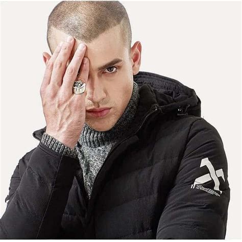 35 Ideal Hairstyles To Hide Your Widow S Peak HairstyleCamp