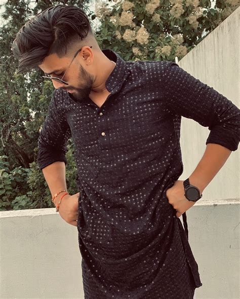 𝐊𝐀𝐑𝐓𝐈𝐊 𝐂𝐇𝐀𝐔𝐃𝐇𝐀𝐑𝐘 🖤 Instagram