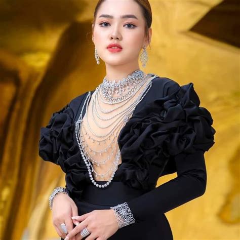 ယွန်းယွန်း Fan Yangon