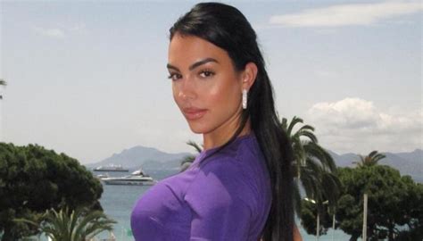 جورجينا رودريغيز تستعد لمهرجان كان بإطلالة مثيرة صور