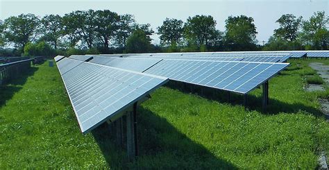 쓰레기 매립지에서 신재생 에너지를 생산하는 친환경 공원으로 변신