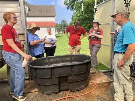 Flax Class Takes Fibers From The Field To Weaving Linen Home And Garden