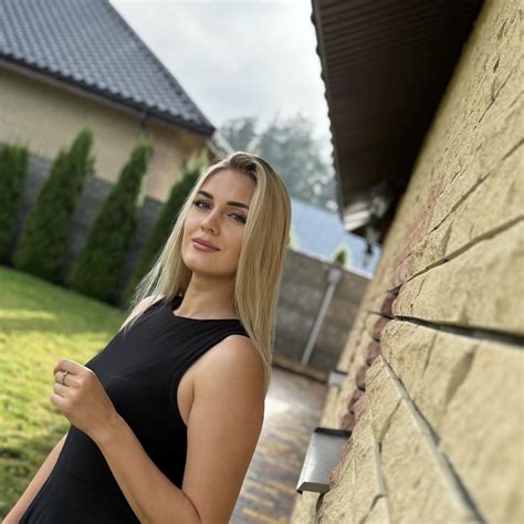 Печінковий паштет 🥪 Інгредієнти 2 цибулини 1 морквина 500 г курячої печінки 50 г вершкового