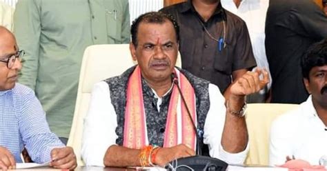 దిల్ రాజు తప్ప ఇంకెవరూ విష్ చేయలేదు సినీ ఇండస్ట్రీపై నివేదిక కావాలి మంత్రి కోమటిరెడ్డి వ్యాఖ్యలు