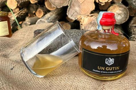 Api Su Ape Quando Il Miele Incontra La Distilleria Più Piccola Ditalia Italia A Tavola