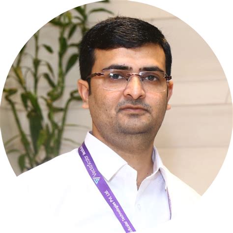 Saddam Husain Medium