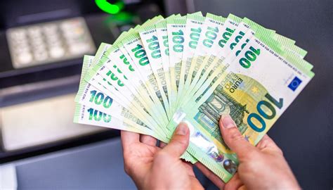 Musk Annuncia Dal 2024 Non Serviranno Più Le Banche