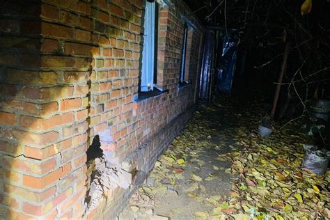 Ворог здійснив 6 обстрілів Нікопольщини за ніч у Нікополі поранено пенсіонера є руйнування