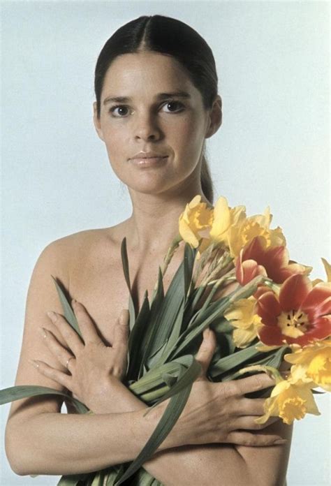 40 Beautiful Portrait Photos Of Ali Macgraw In The 1960s And Early 70s