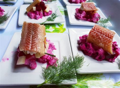 Hapje Met Rode Biet Gerookte Paling En Appel By Sin