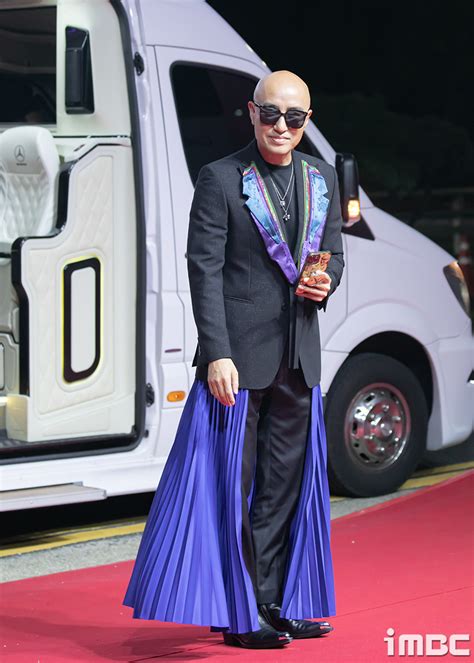 윤여정 아들 커밍아웃에 홍석천… 부모님 동네 창피 견뎠다 [소셜in]