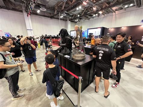 익스트림무비 퀸스튜디오 스태츄들 싱가포르 코믹콘 풍경