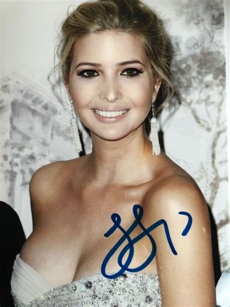 Yahoo オークション ＜2l判127㎜×178㎜＞ イヴァンカトランプ 直筆