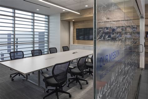 conference tables and spaces roomi group