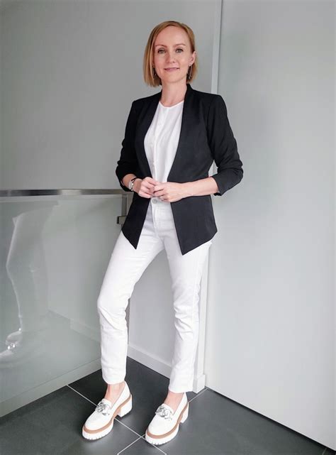 Musta Bleiseri Ja Pari Asuinspiraatiota Tyylimuru