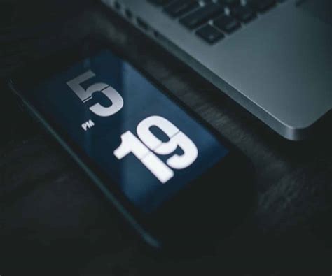 The Best Apps To Set And Customize The Clock On Your Android Lock Screen