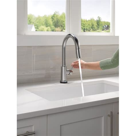 Delta Trinsic Arctic Stainless Single Handle Touchless Pull Down