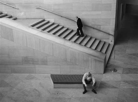 배경 화면 화이트 검은 검정색과 흰색 벽 흑백 사진 계단 건축물 빛 사진술 스냅 사진 바닥 단색화 선 난간 목재 일광 각도 콘크리트