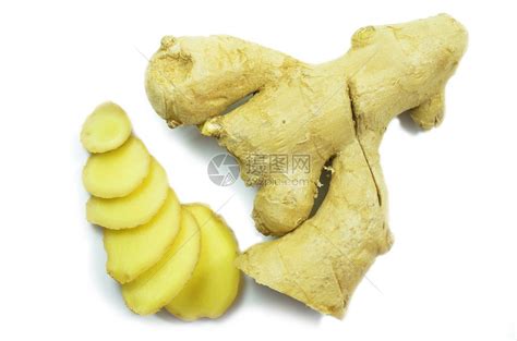 白色背景上的鲜姜隔离高清图片下载 正版图片304547277 摄图网