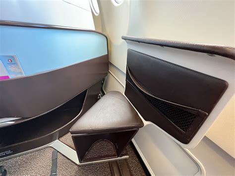 Hawaiian Airlines First Class A330 HNL-PHX Review [2022] - UponArriving