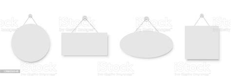 진공 패드에 매달려 현실적인 빈 빈 흰색 간판 벽에 걸려 있는 원형 직사각형 타원형 및 사각형 프레임 템플릿 가격 태그 모형 광고 흰색에 격리 된 프로모션 가격에 대한 스톡