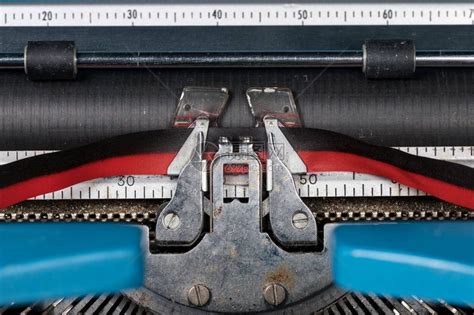 墨水丝带和没有插入纸张的电子打字机文本高清图片下载 正版图片505118795 摄图网