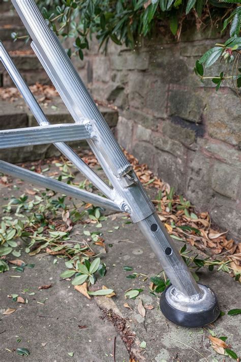 Hedge Cutting Ladders Precise Trimming And Shaping Crown Garden