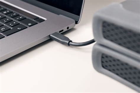 Usb C Vs Thunderbolt What S The Difference Av Access