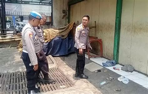 Kolongtol: Viral, Video Sejoli Mesum di Pinggir Jalan di Bandung - BeritaSatu.com