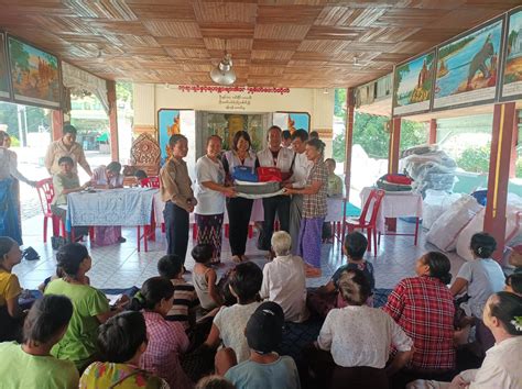 ဆင်ပေါင်ဝဲမြို့၌ ရေဘေးသင့်ပြည်သူများအား မကွေးတိုင်းဒေသကြီး မြန်မာနိုင