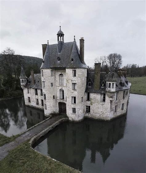 Pin By Bella Donna On Abandoned European Castles Abandoned Places