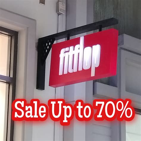 Pna Shop รองเท้าสุขภาพ รองเท้าแบรนด์ มือสอง ของแท้ 1 คีบสายหนังเล็ก