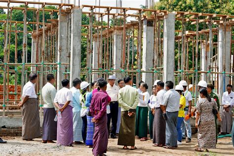 မကွေးတိုင်းဒေသကြီးဝန်ကြီးချုပ် ဦးတင့်လွင် မကွေးမြို့နယ် အ လ က အောင်စေတနာ ၁၄၀×၃၀ ပေ Rcc ၂ ထပ