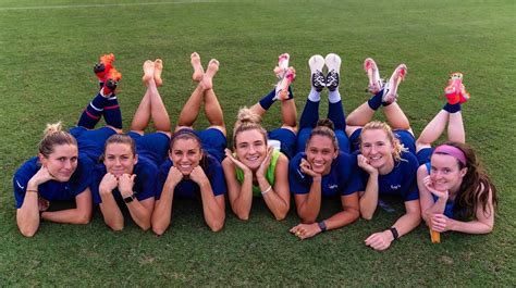 Alex Morgan With Some Of Her Team Usa Mates [irtr] R Beautifulfemales