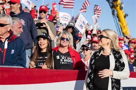 زن جوانی که دست راست ترامپ شد کارولین لویت 27 ساله کیست؟ داستان دختر