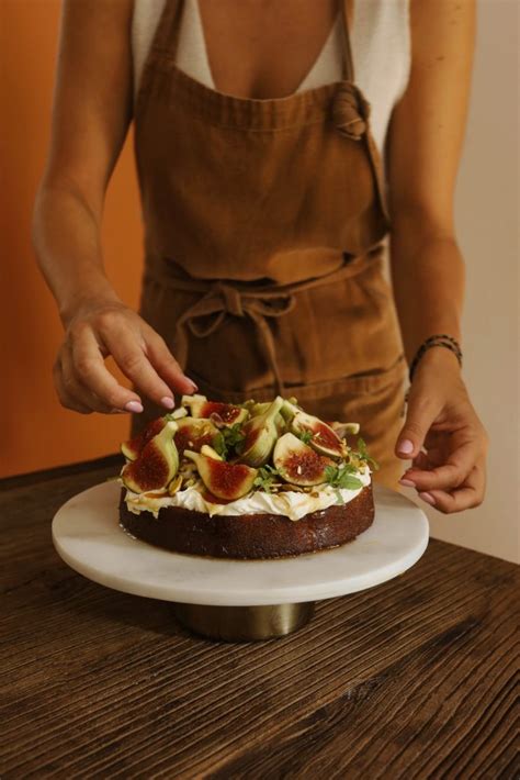 Медена торта със смокини и шам фъстък