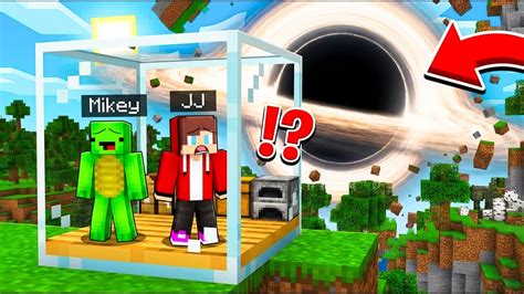 Jj And Mikey Doomsday Glass Bunker Vs Blackhole In Minecraft