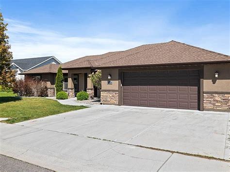 2448 Village St Twin Falls Id 83301 Zillow