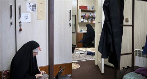 حرکت جنجالی خوابگاه دانشگاه تهران؛ عدم پذیرش دانشجوی دختر افغان ویدیو