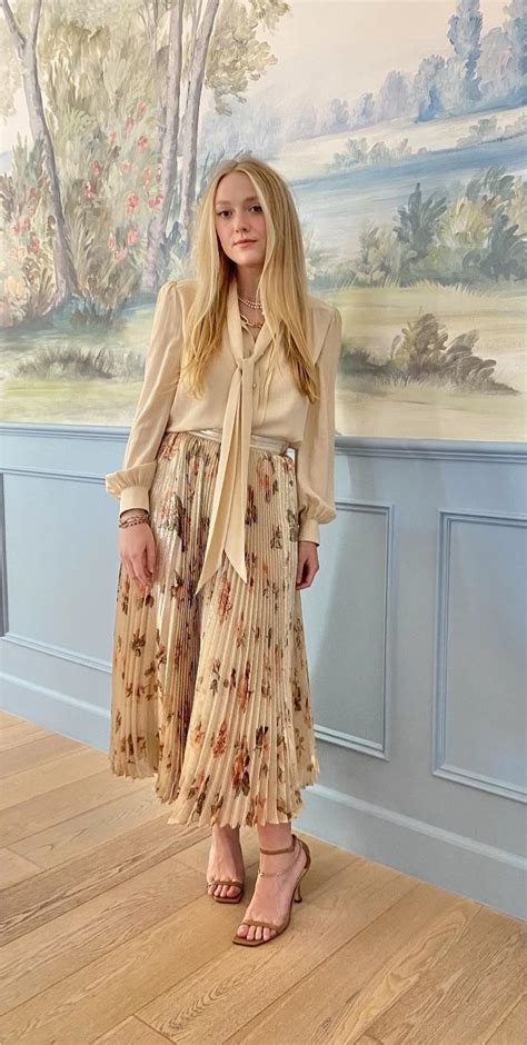 Dakota Fannings Feet