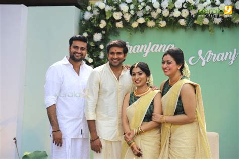 Maniyanpilla Raju Son Niranjan Raju Wedding Photos