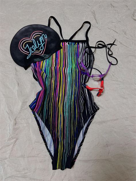 88수달 구니🦦 수영코디 수영일기 수친찾기 금욜새수 종이쌤 마지막날 ㅋㅋ 담주 또 자수로 넘어가야 함 ㅋ 어제 막걸리 파전 묵고 뻗었더니 어랏 ㅋㅋ 수영은 잘되네 ㅋ