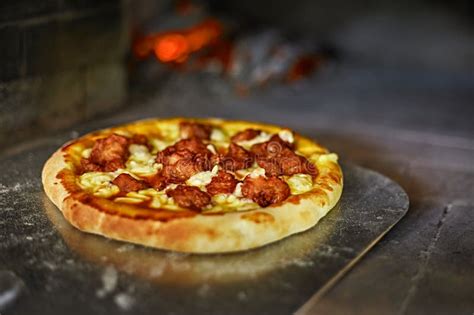 Grilled Chicken Pizza Stock Image Image Of Dough Restaurant 286656341