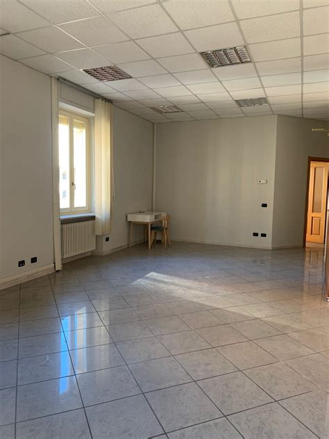 Ivrea Via Cavour Affitti E Affini Di Luca Spitale D I