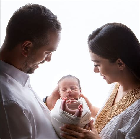 عکاسی خانوادگی در منزل پیکابو