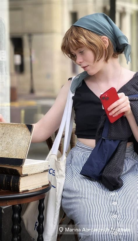 Sophia Lillis In 2025 Short Hair Glasses Actress Emma Stone Queen