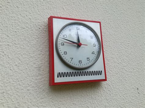 1960s wall clock weimar made in ddr 60s red plastic clock mid