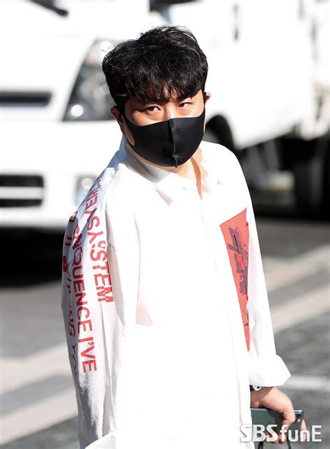 E포토 김호중 말년병장 눈빛