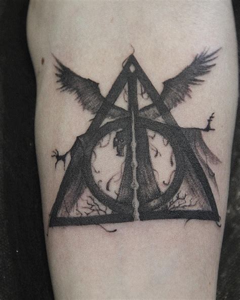 Мастер: morifuar ⠀ 🖤Дары смерти🖤⠀ Три волшебных предмета в романе ...