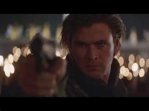 Avengers Star Chris Hemsworth Spotted In Ahmedabad Shooting For Netflix Film Dhaka Youtube